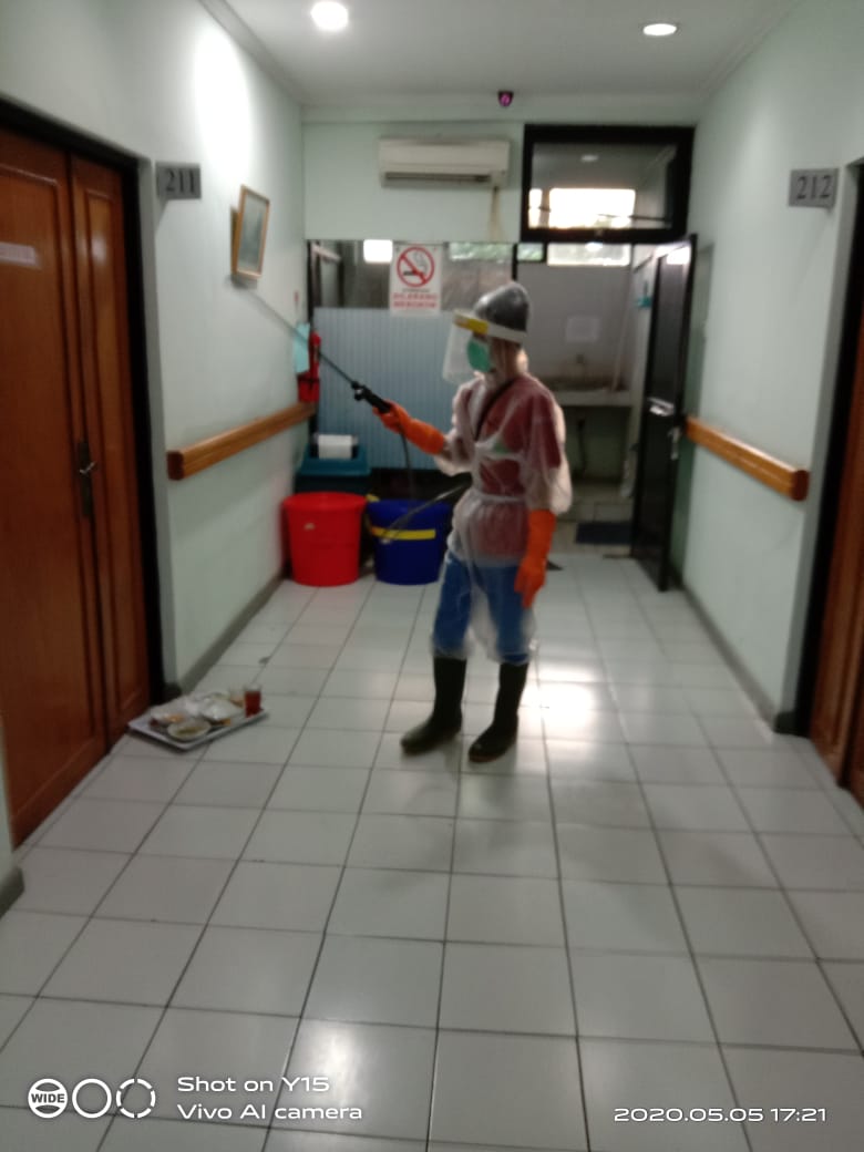 Pembersihan Ruangan Dengan Desinfektan - Rumah Sakit Harum Sismamedika