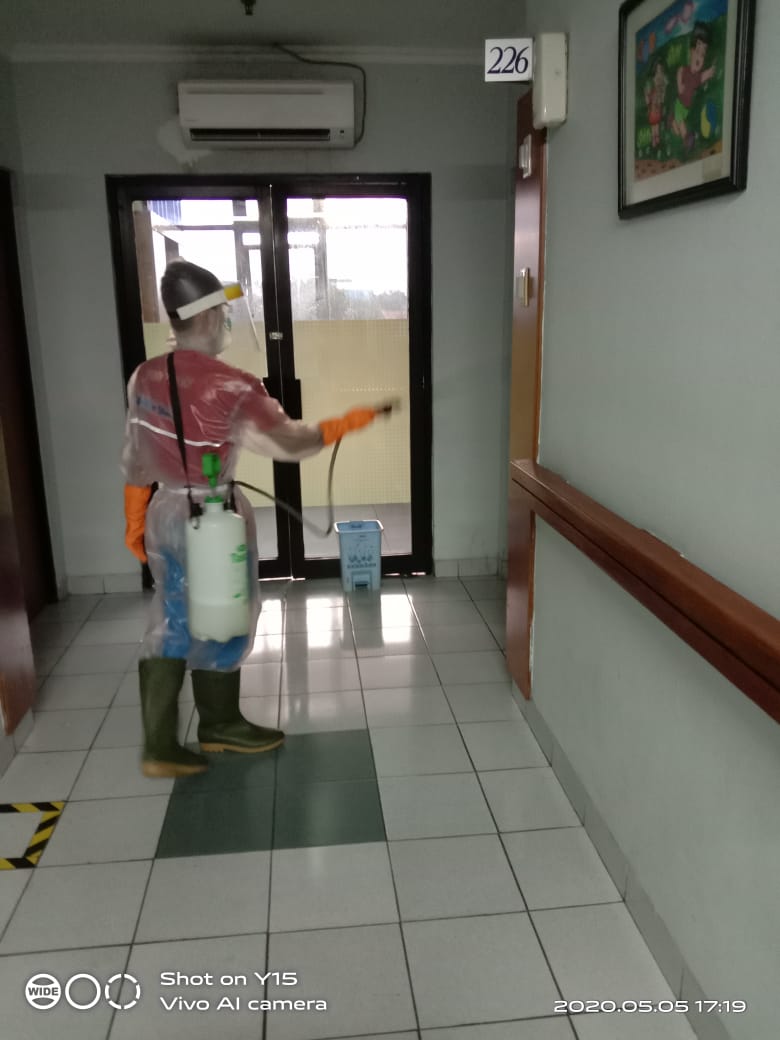 Pembersihan Ruangan Dengan Desinfektan - Rumah Sakit Harum Sismamedika